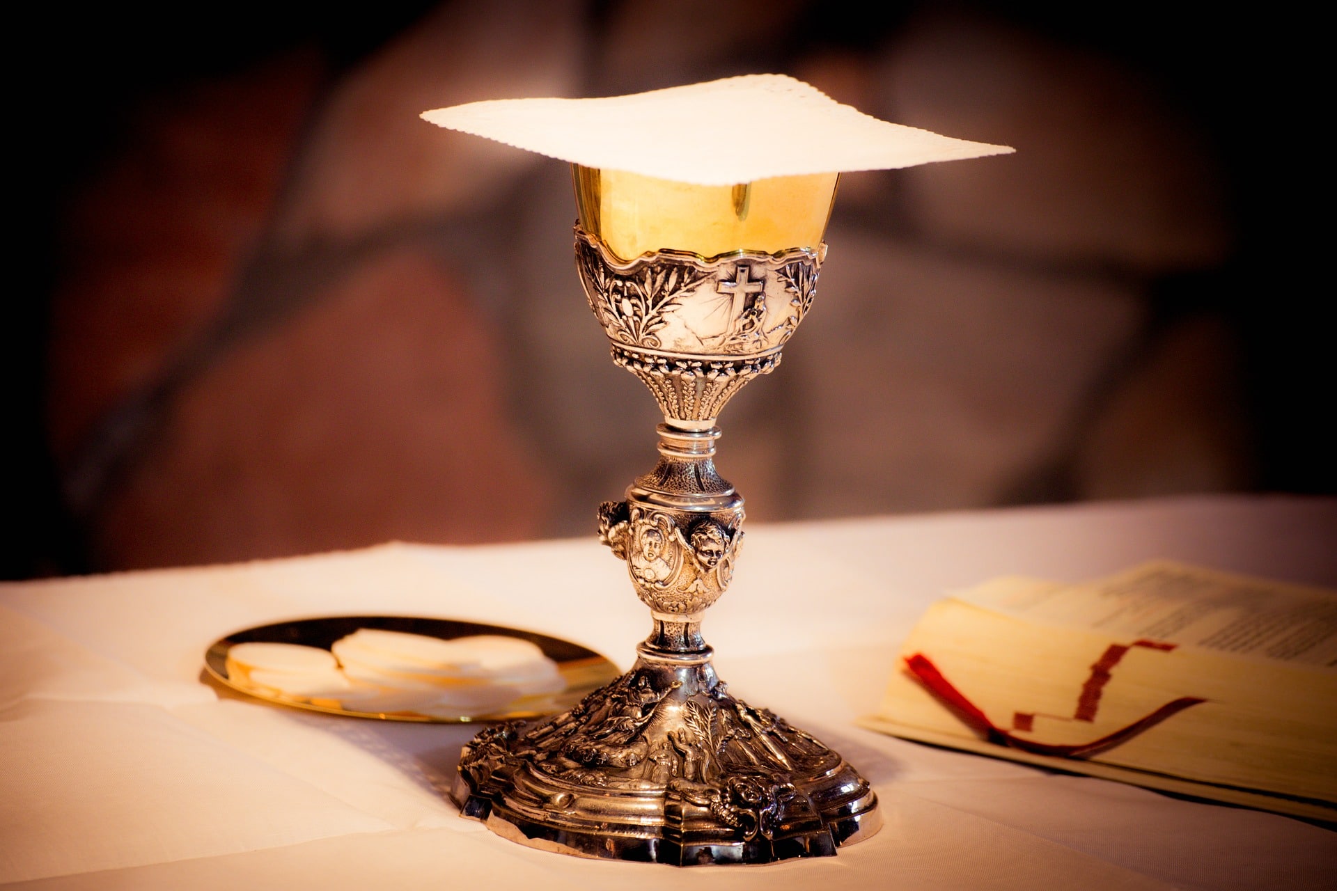 Adoration eucharistique - Paroisse Écully | Dardilly | Champagne | La ...